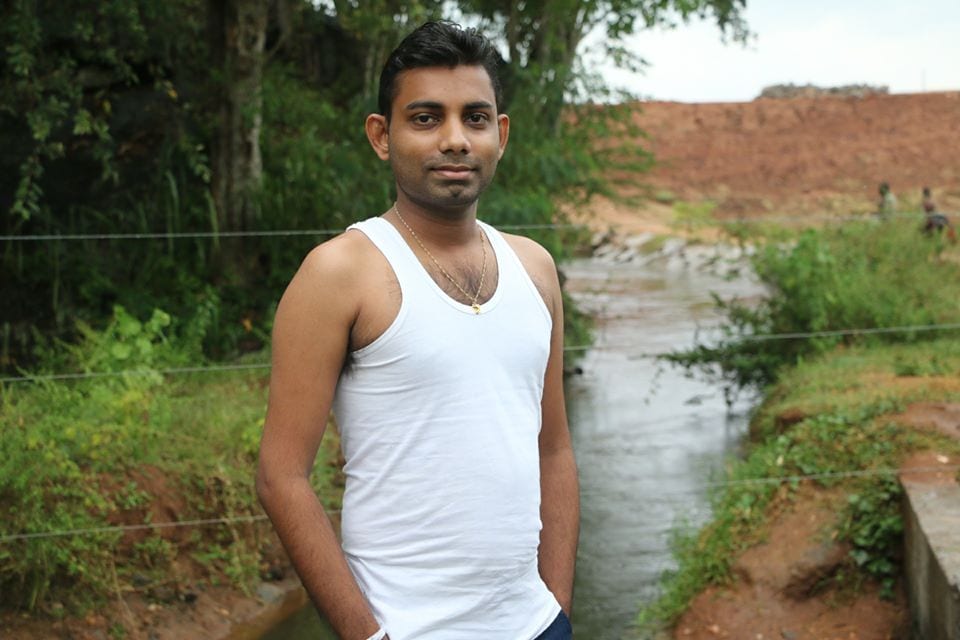 වෙනසකටත් එක්ක ඇලකින් නෑවා – Danesh Edirisooriya